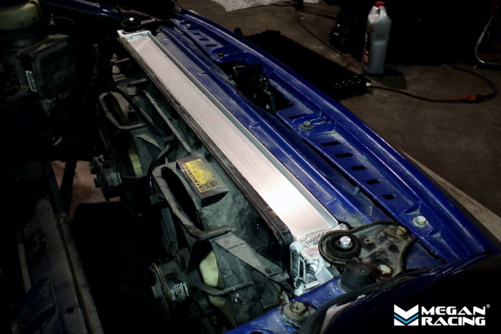 Megan Racing Radiator for Toyota MR2 Spyder 2000-2006 All Aluminum Con ...